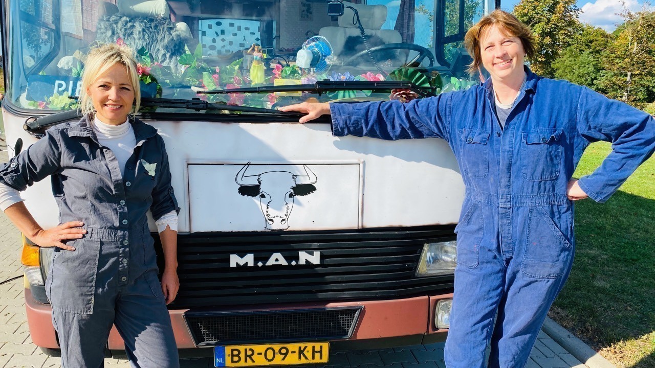 Boerin Bertie onthult wat er na de selectie met de brieven gebeurt in ...