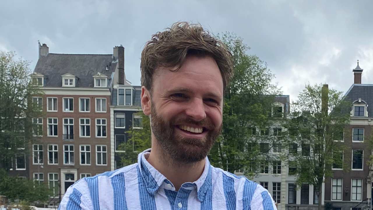 Tim Hofman doet oproep voor Over Mijn Lijk: 'Hier komt een vreemde vraag' - TVgids.nl