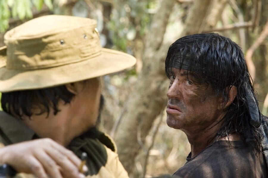 Sylvester Stallone daagt zichzelf nog een keer uit in Rambo IV - TVgids.nl