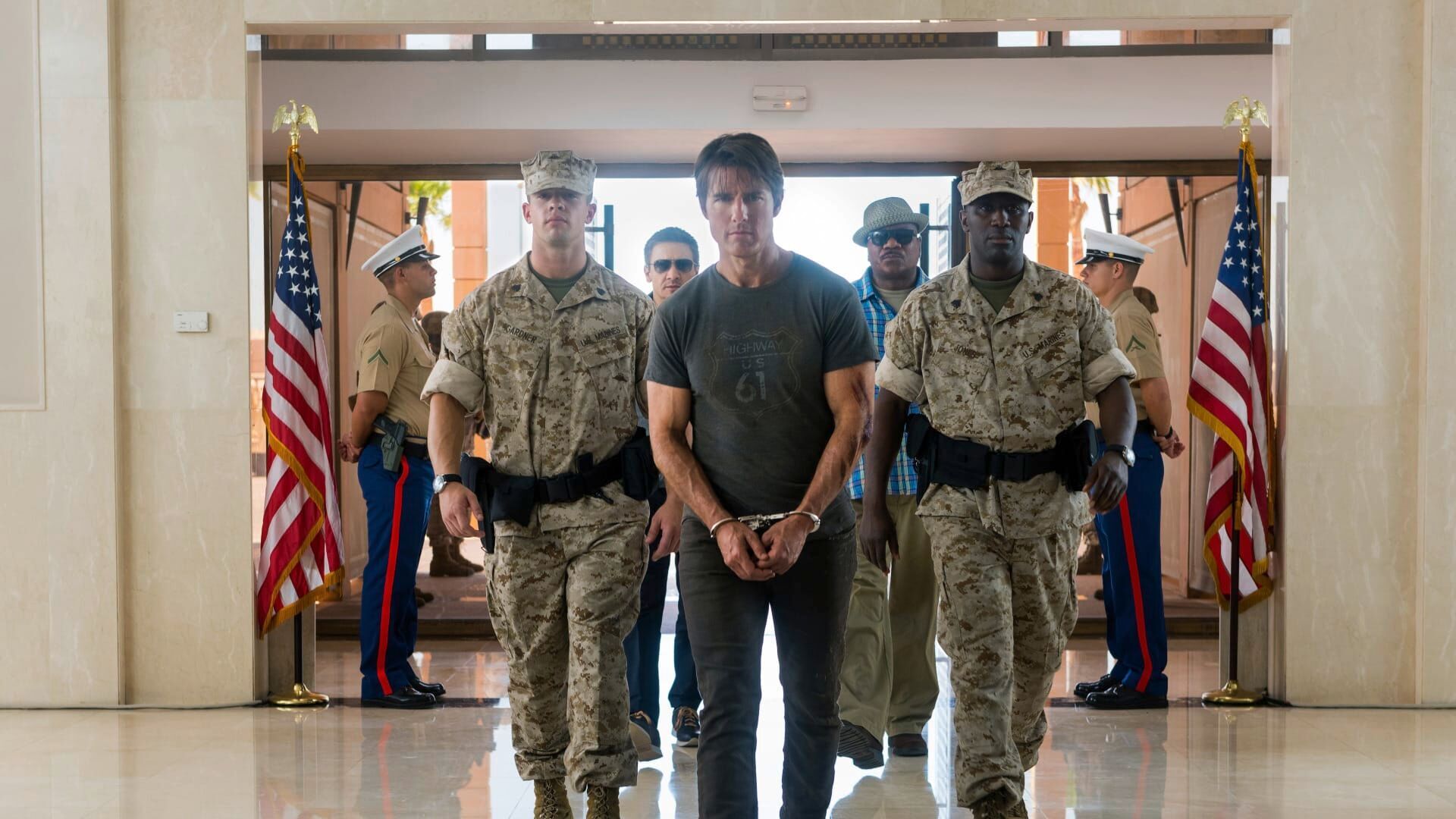 Tom Cruise laat ook in Mission: Impossible - Rogue Nation zien wat hij ...