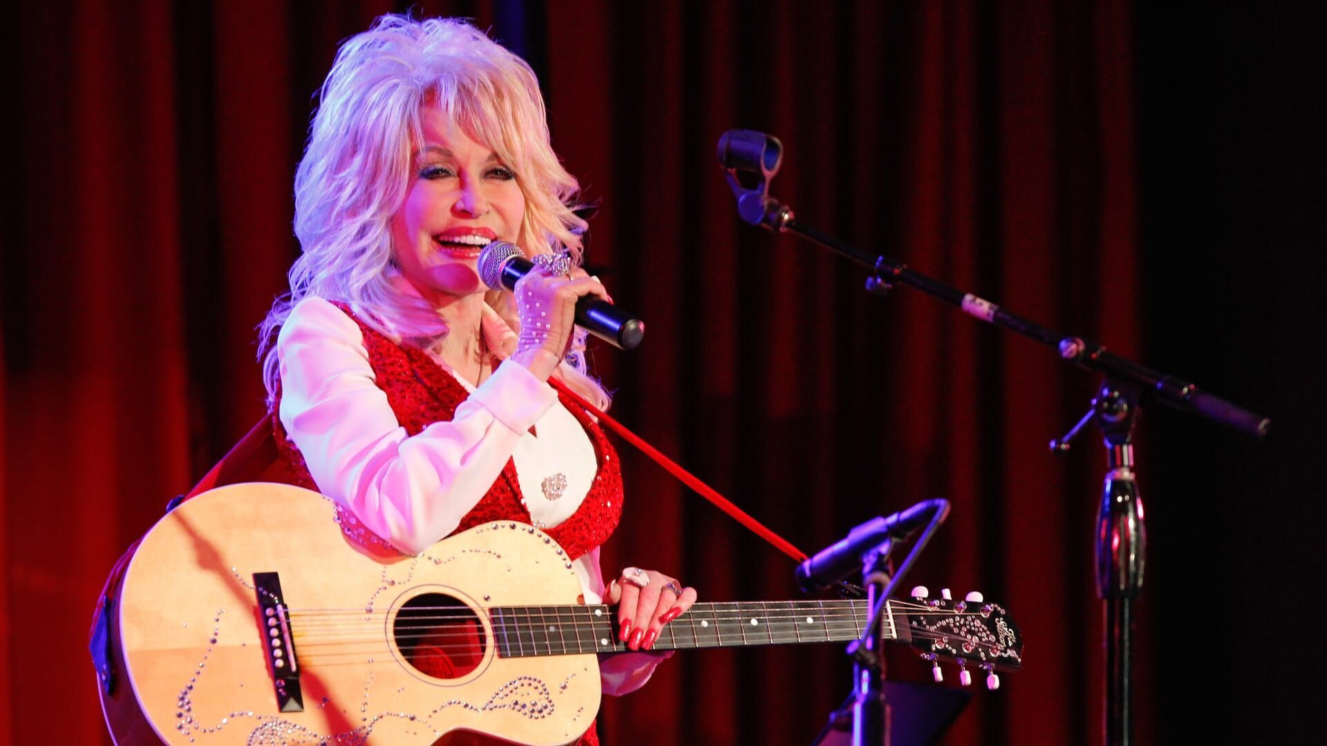 The Dolly Parton Story: From Rags to Rhinestone belicht het bijzondere ...