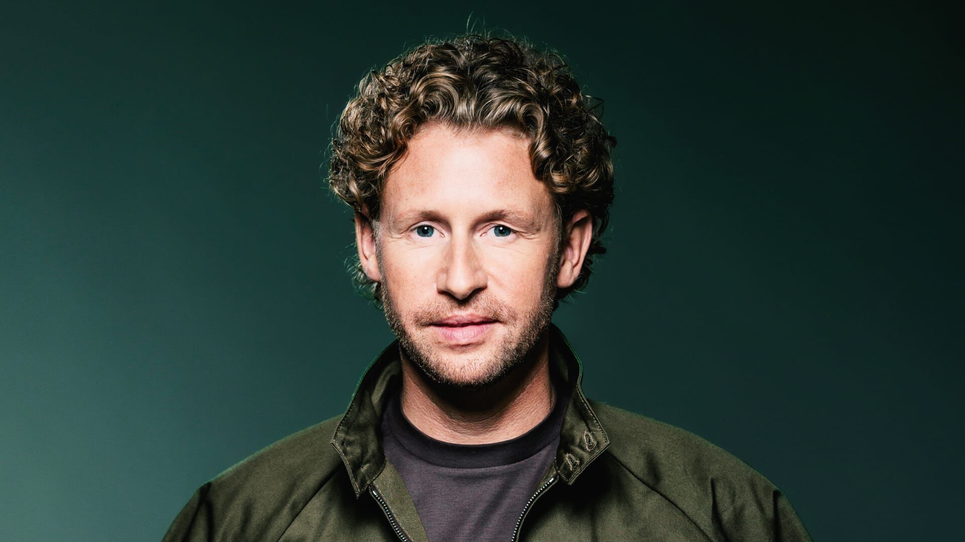 Ewout Genemans daagt zichzelf uit in Ewout: Gevaarlijke Gevangenissen - TVgids.nl