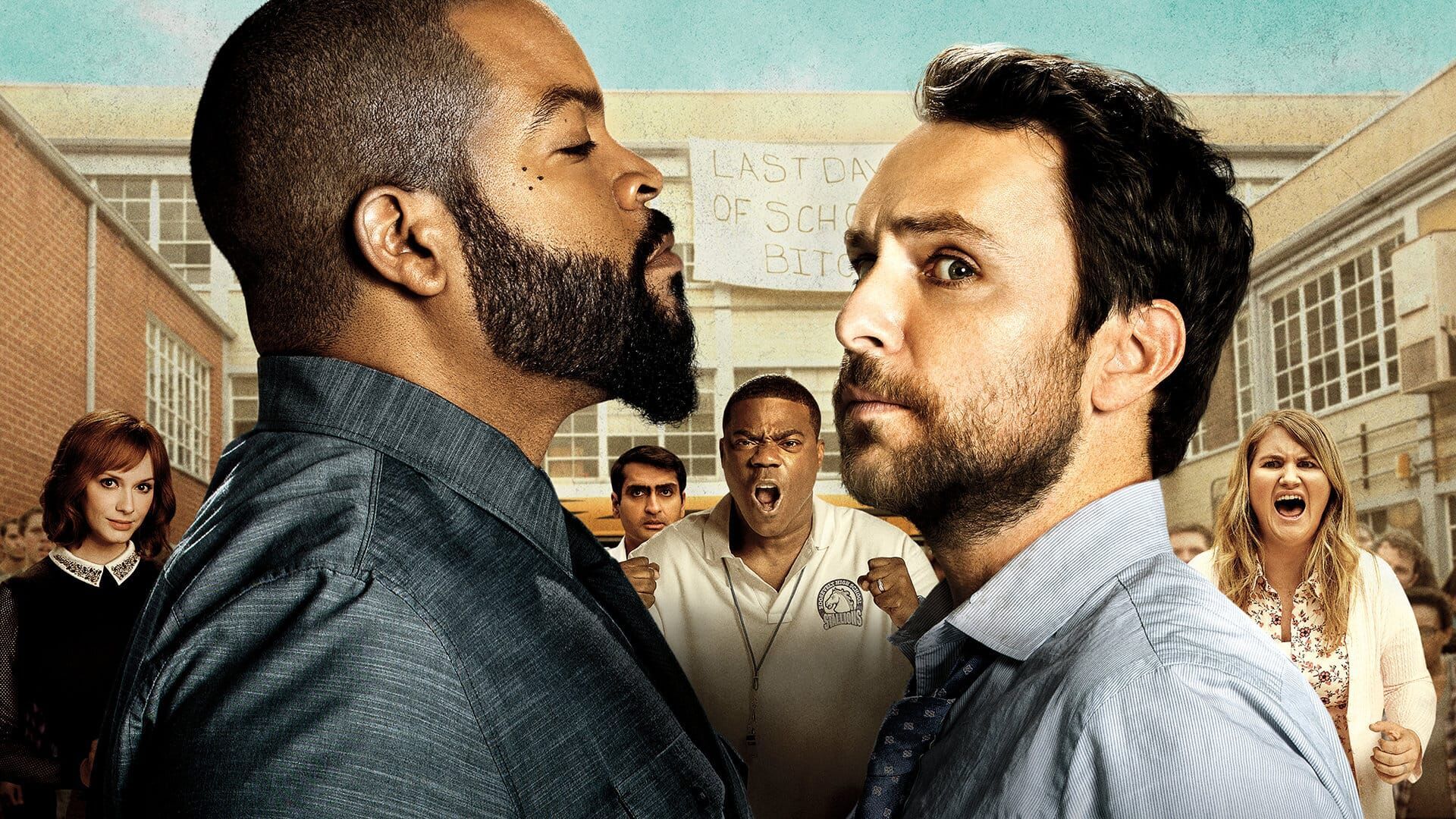 Ice Cube maakt Charlie Day het leven zuur in Fist Fight - TVgids.nl