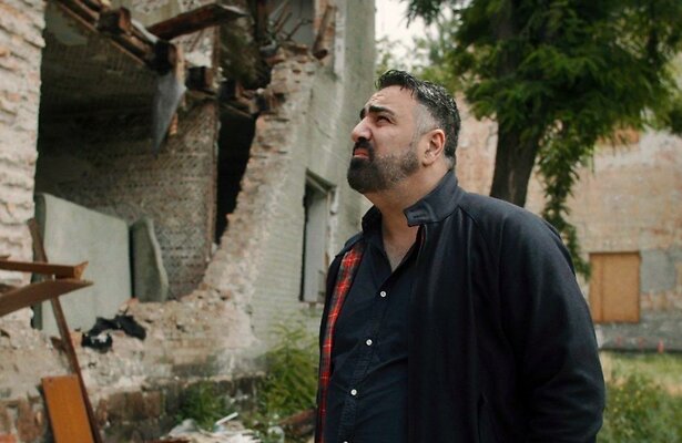 Sinan Can komt met documentaire over man die meevocht in Oekraïne ...