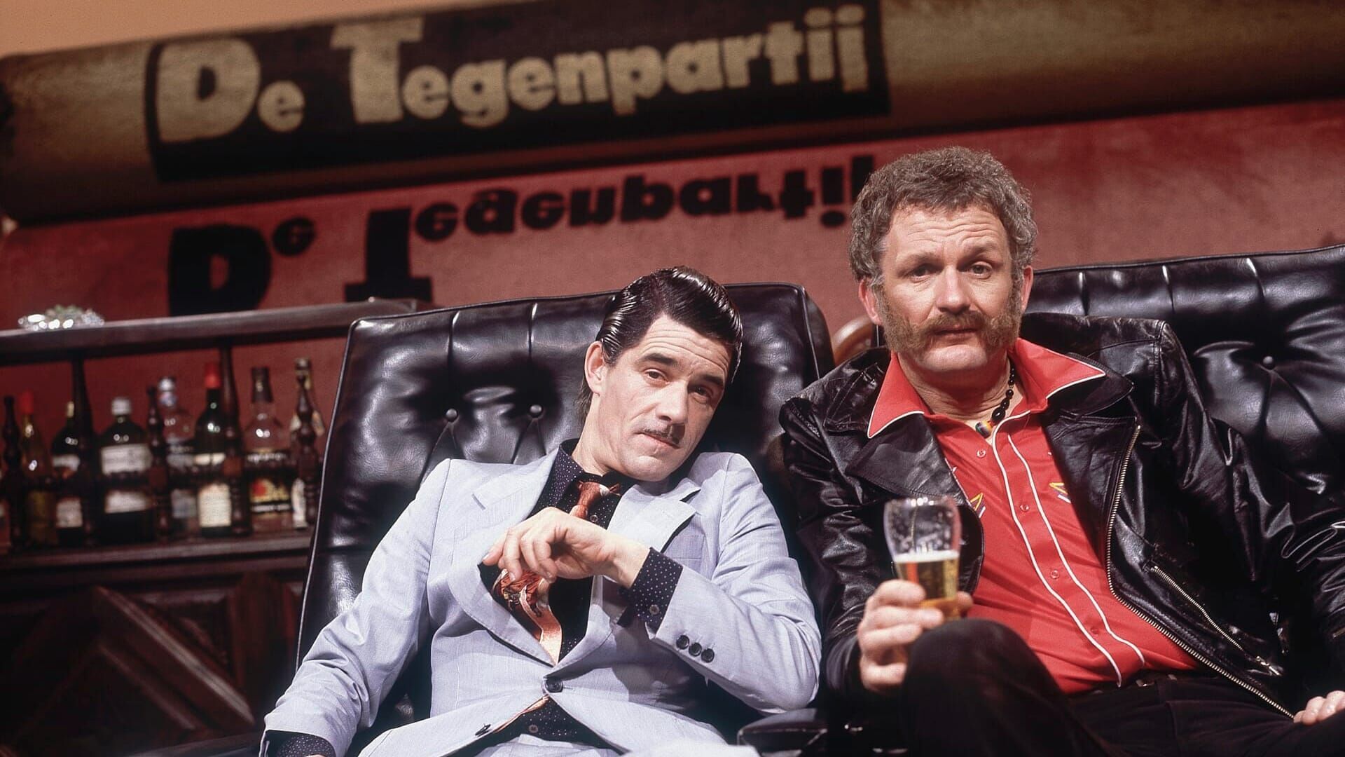 Vanavond op TV: Van Kooten en De Bie: Toen werd nu, De acht van Glory: Levi Rigters, The War ...