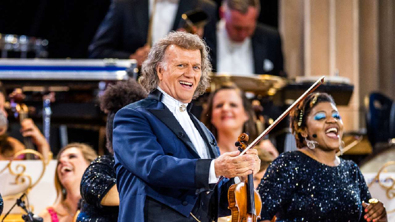 André Rieu zet het Vrijthof weer op zijn kop in André Rieu - Welkom In ...