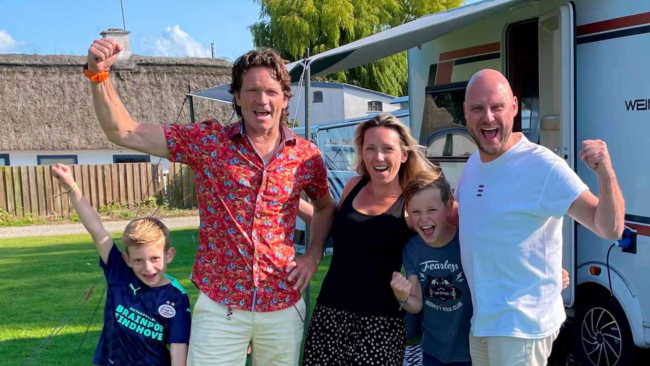 Sander Janson is terug met een kersvers seizoen Camp to Go - TVgids.nl