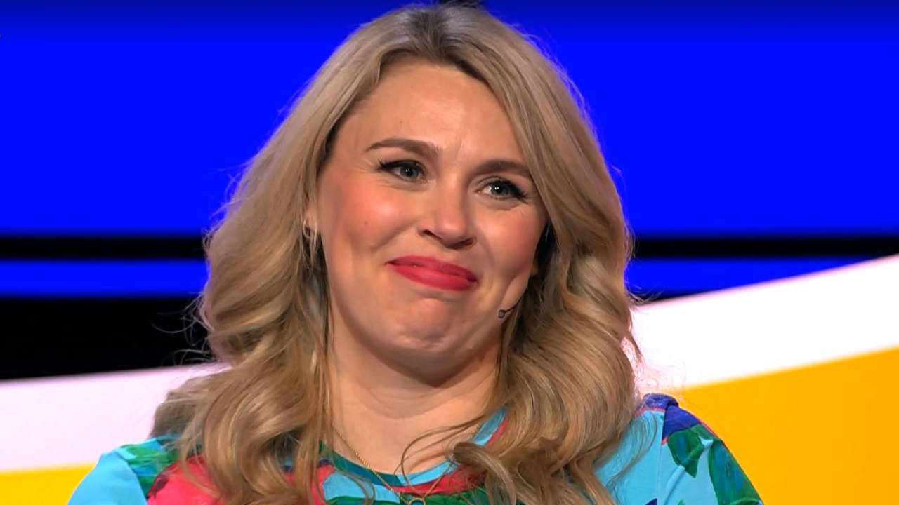 Aha, daarom haalt Lisa Loeb zulke hoge scores in De Slimste Mens ...