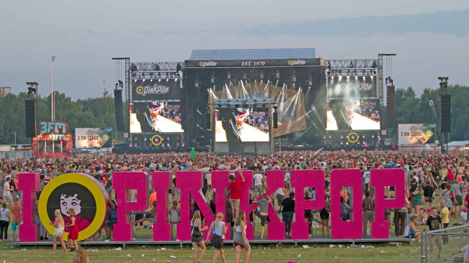 Jeroen Woe neemt de hoogtepunten van Pinkpop 2025 met je door op NPO 3 ...
