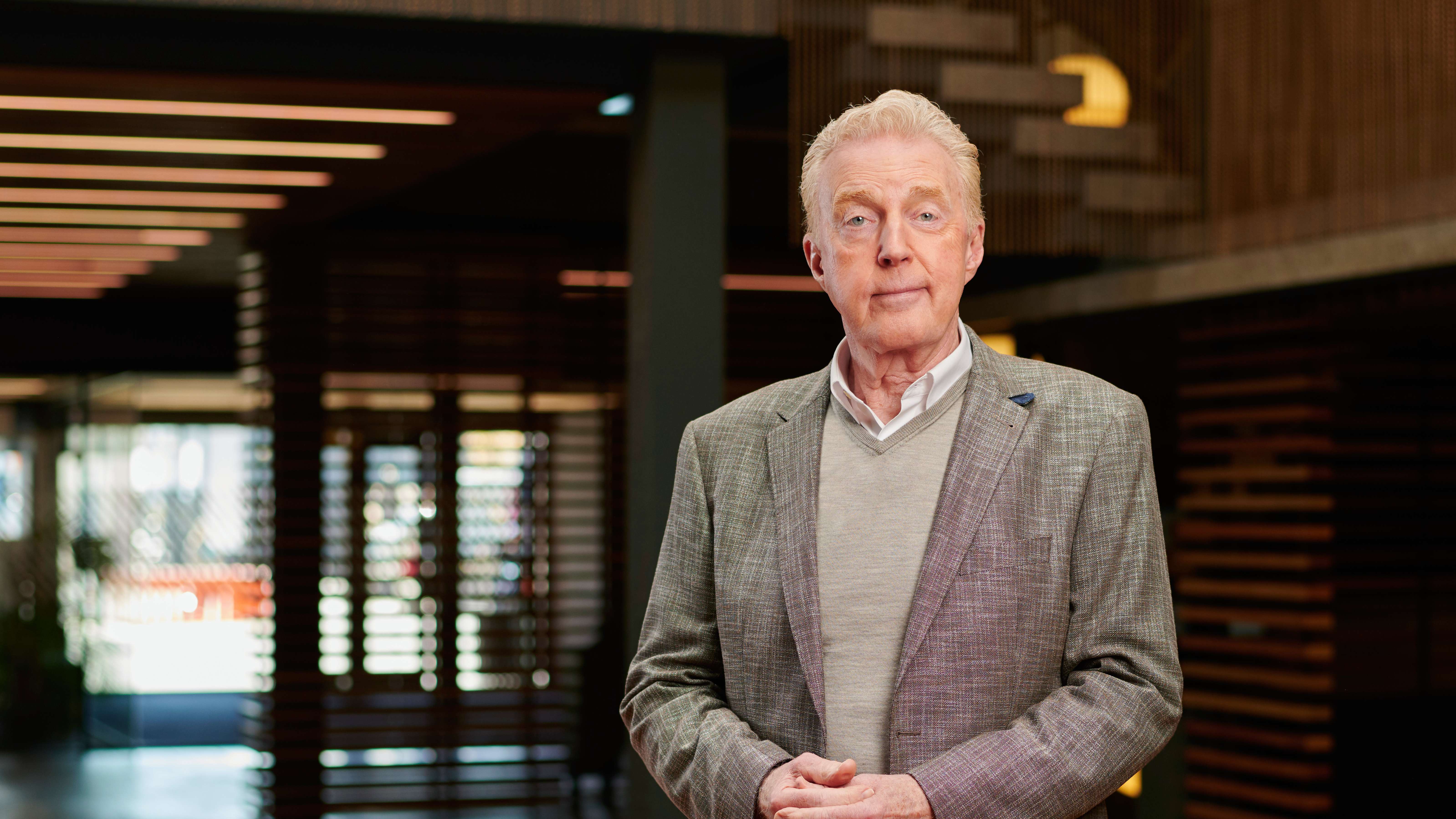 André van Duin krijgt Belgische koninklijke onderscheiding - TVgids.nl