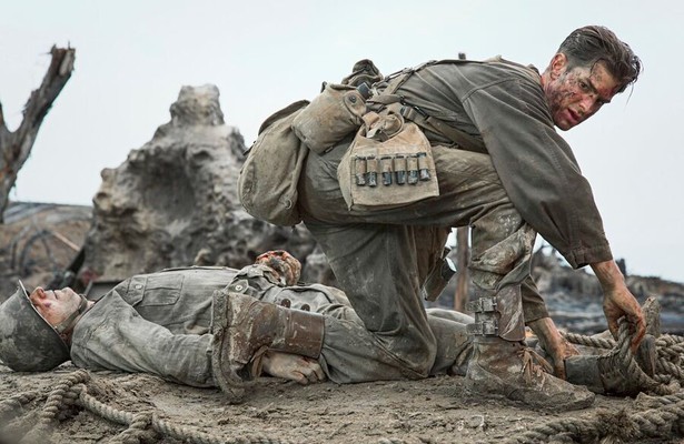 Andrew Garfield weigert een wapen te gebruiken in Hacksaw Ridge - TVgids.nl