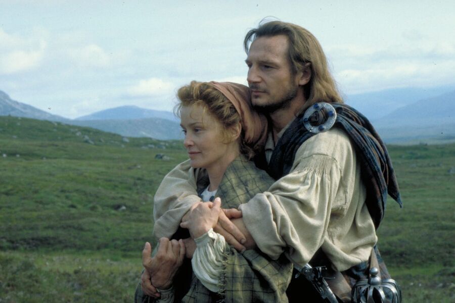 Tim Roth heeft het gemunt op Liam Neeson in Rob Roy - TVgids.nl