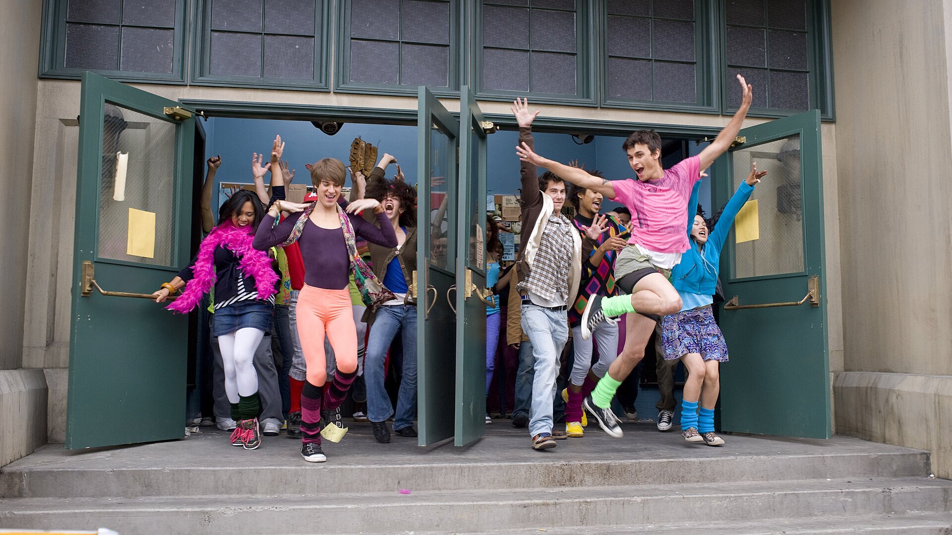 Dance Flink brengt een hilarische parodie op dansfilms - TVgids.nl
