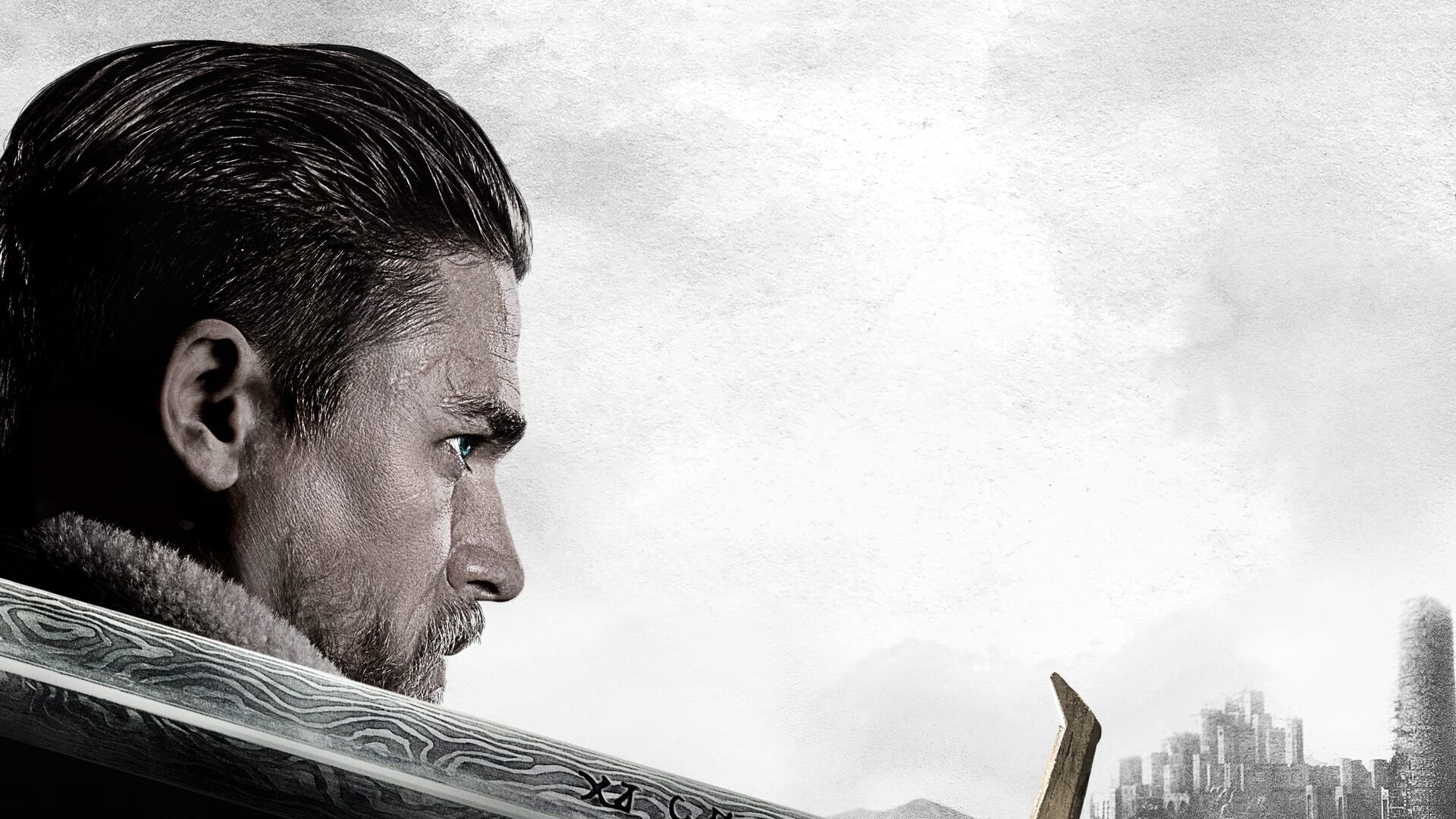 Charlie Hunnam is de actieheld die we nodig hebben in King Arthur ...