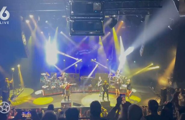 Video: André en Roxeanne Hazes treden na jaren weer samen op ...